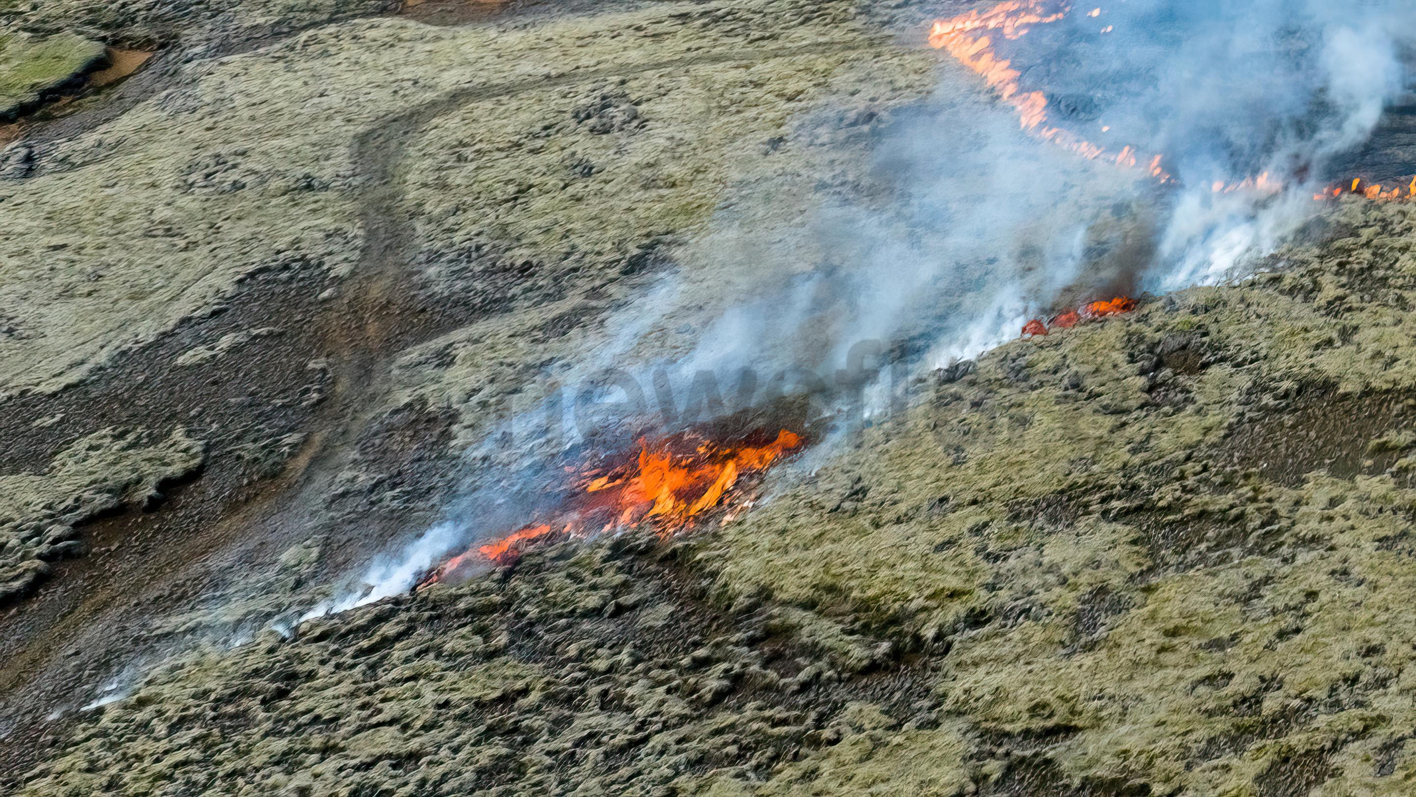 Fissure Volcano Example
