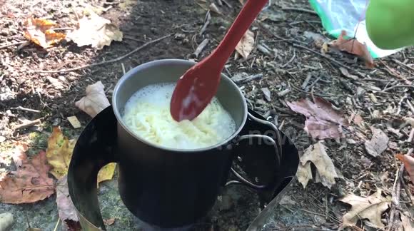 How to make the Ramen Bomb: Ultralight backpacking food ideas - Buy ...