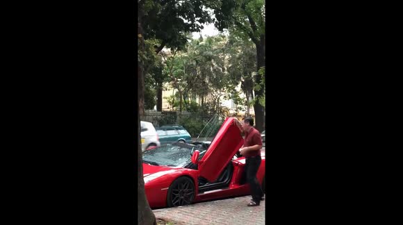 Lamborghini Aventador Roadster encountered the rain - Buy, Sell or ...