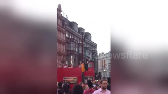 Drake spotted 'filming music video' on open-top bus in central London ...