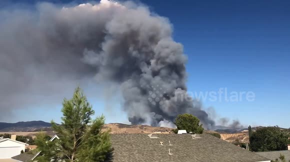 Time lapse shows massive smoke cloud from Charlie Fire - Buy, Sell or ...