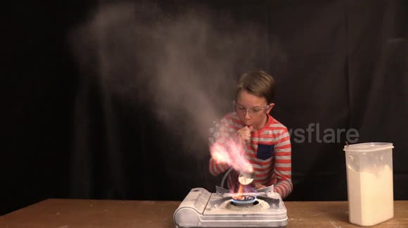 This kid's science class experiment with cooking flour and gas stove ...