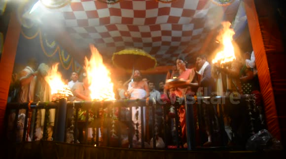 Fire while aarti - CM of Gujarat - Sabarmati Aarti Ahmedabad India ...