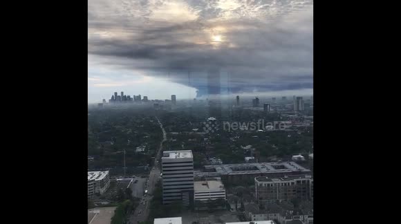 Houston ITC Fire looking east. Smoke plume now over all of South and ...