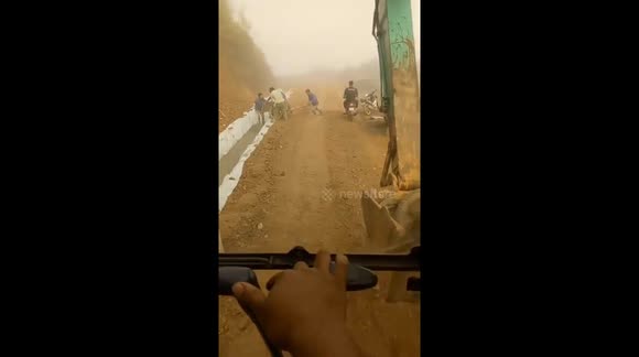 The one-handed man can do heavy work like a normal person - Buy, Sell ...