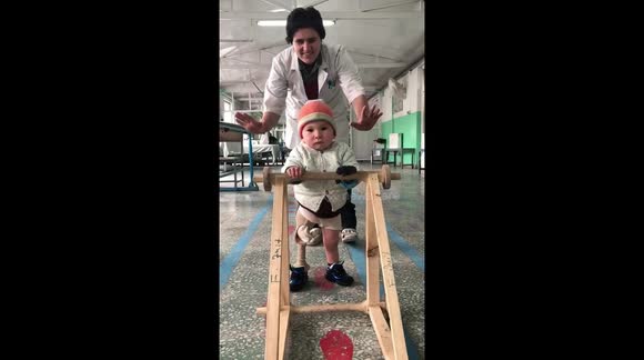 Two-year-old born with one leg takes first steps using prosthetic at ...