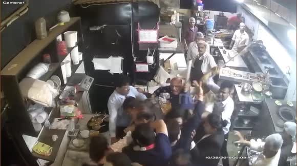 Shocking scenes as brawl breaks out in Indian restaurant kitchen ...