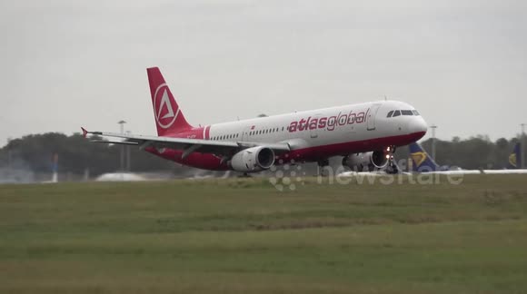 Atlas Global Airlines Turkey AtlasJet AtlasGlobal Planes Landing ...