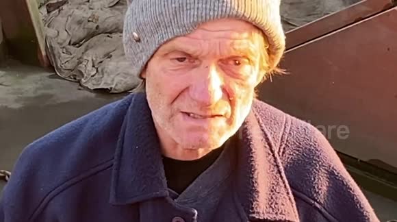 The Face of Homelessness: Gary returns to live on half-sunken wreck ...