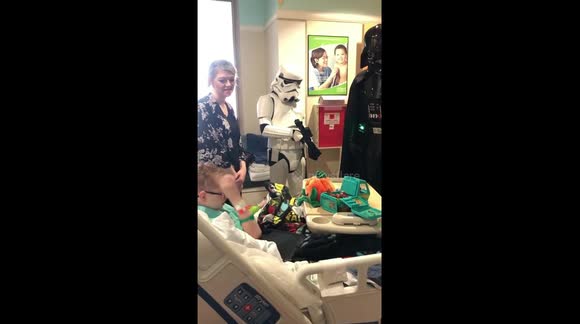 Darth Vader Visits Special Boy Ezra after 4th Brain Surgery in Hospital ...