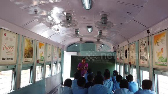 New school becomes first in world to use old train carriages as ...
