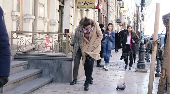 Giant remote control rat freaks out pedestrians in Georgia prank - Buy ...