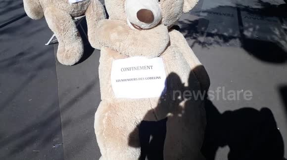Gobelins teddy bears urge Parisians to practice social distancing and ...
