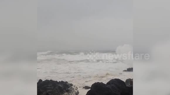 Waves crash into coast as Typhoon Bavi reaches South Korea - Buy, Sell ...