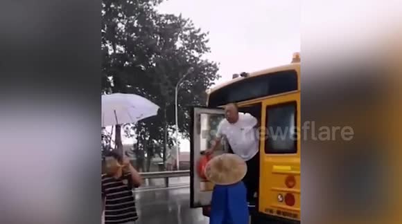 Scared children heard crying after kindergarten school bus collides ...