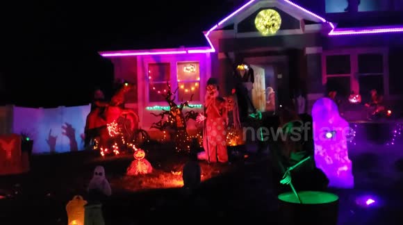 This US family go all out for Halloween with spooky light show - Buy ...