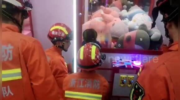 Firefighters free 4-year-old girl stuck inside claw machine in eastern ...