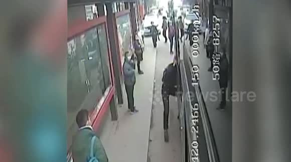 Alleged bus robber gets stuck in doors trying to escape passengers ...