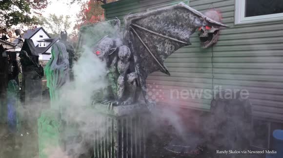 Animatronic Gargoyle is the ultimate Halloween decoration - Buy, Sell ...