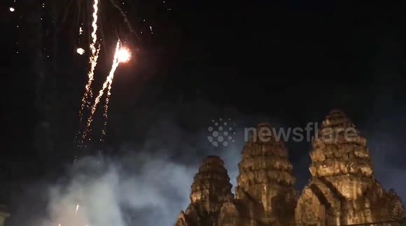 Hundreds of panicked wild monkeys scatter during fireworks display in ...