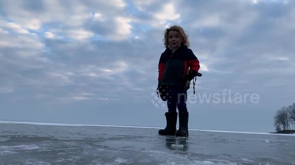 Canadian dad and kid shows off cool science experiment with frozen ...