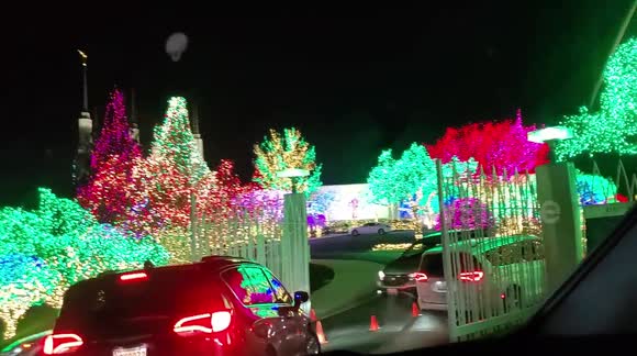 Over 400,000 lights greet visitors for the drive-thru edition of the ...