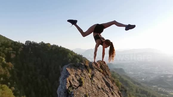 Meet the Austrian athlete who has the insane ability to contort her ...