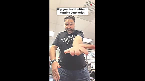 'Michigan Man Goes Viral for Flipping his Hand without Turning his ...