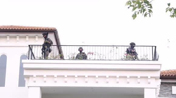 Two policemen shot during dramatic armed raid on ‘Chinese gangsters ...