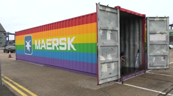 Maersk Line's Rainbox Container arrives in the UK on its world journey ...