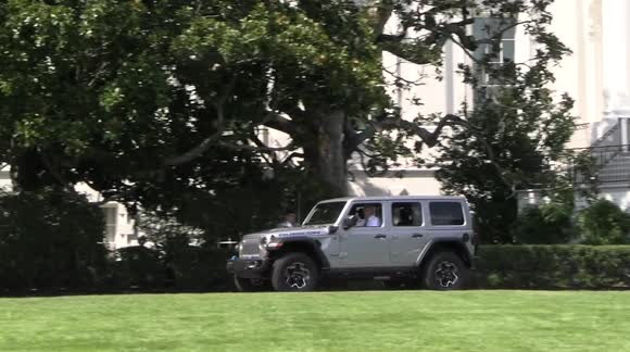 Biden his time: US President drives in a jeep amid clean cars ...