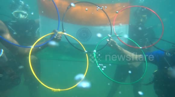 South Indian Scuba divers goes underwater to celebrate medal winners ...