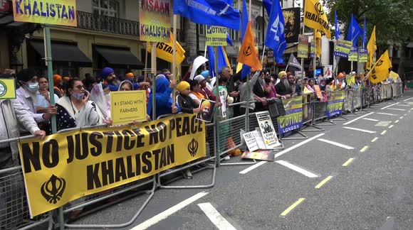 Hundreds of Khalistan protestors take to the Indian Embassy in London ...