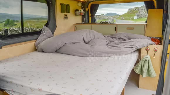 Couple who spent £2,200 transforming DHL DELIVERY VAN into luxury ...