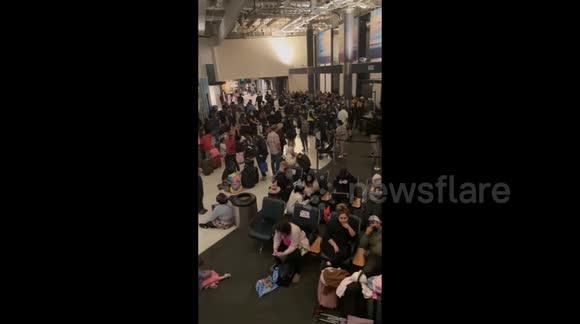 Hundreds stuck at LAX Airport after massive power cut causes flight ...