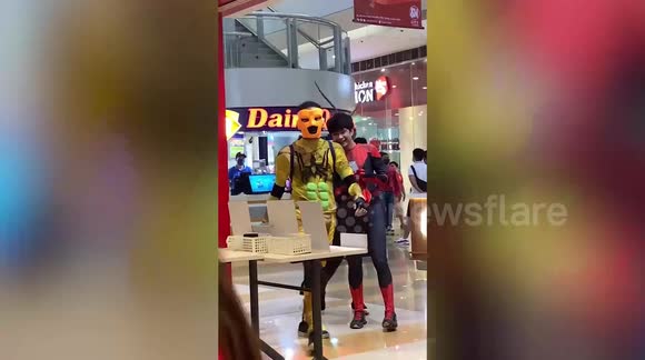 Filipino superhero fans wear costumes during the premiere of new Spider ...