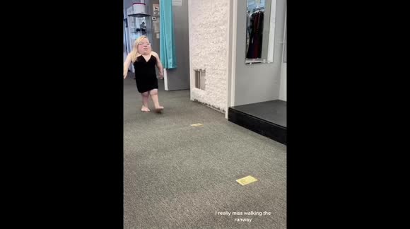 Woman with rare form of dwarfism called 'ugly midget' by cruel bullies ...