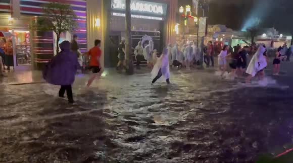 Hellacious flash flooding slams Walt Disney World in Florida - Buy ...