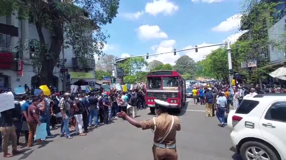 Sri Lanka: Apr 4 – ‘Go Home Gota’, ‘Rajapaksa Resign’ Protests Continue ...