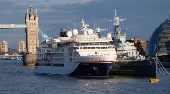 The Hanseatic Spirit docks in London marking the return of cruise ships ...