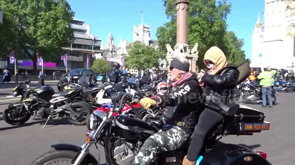 The 59 Motorcycle Club outside Westminster Abbey after Evensong and ...
