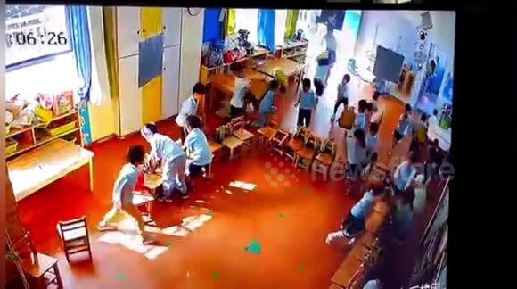 Teacher and kids run out as earthquake rocks classroom in southern ...