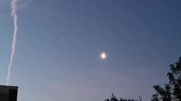 The Planet Jupiter And The Moon Spotted On The Longest Day Of The Year ...