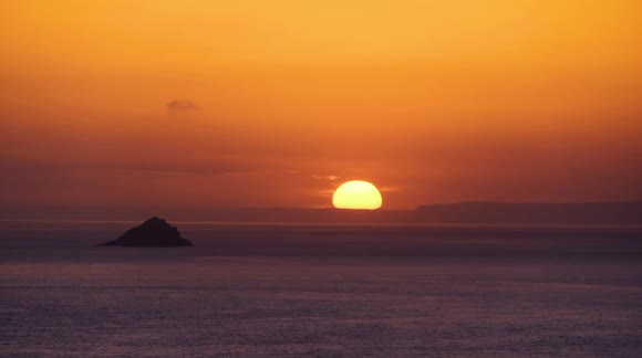 Stunning footage shows sun rising in Cornwall on longest day of year ...