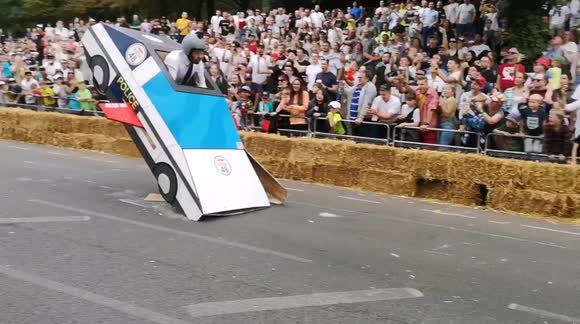 Fan captures the funniest crashes at this year s Red Bull Soapbox Race at London s Alexandra Palace