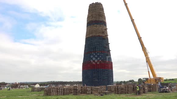 Bonfire builders in Northern Ireland 'break world record' for biggest ...