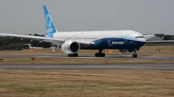 Boeing 777-9 demonstrates its folding wing tip technology - Buy, Sell ...