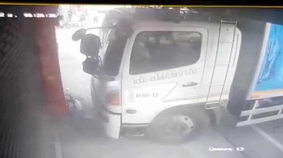 Truck crashes into pavement after driver forgets to set brakes while ...