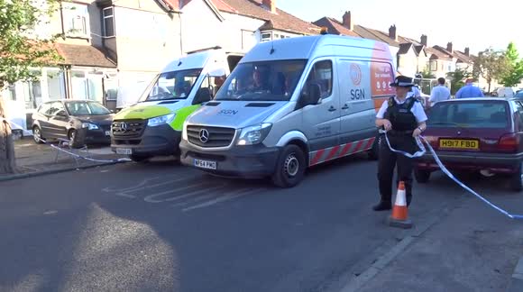 London's Thornton Heath gas explosion: Family still sleeping on floor ...