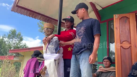 The Living Dead: How The Toraja People Of Indonesia Honor Their ...